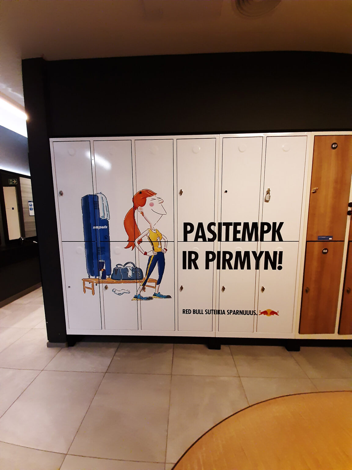 Redbull kliento reklama sporto klubuose - www.grabmedia.lt